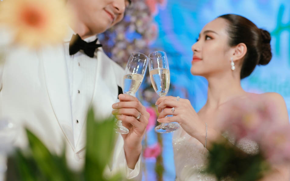Convenient Bangkok Wedding Venue & Wedding Packages | Holiday Inn Silom